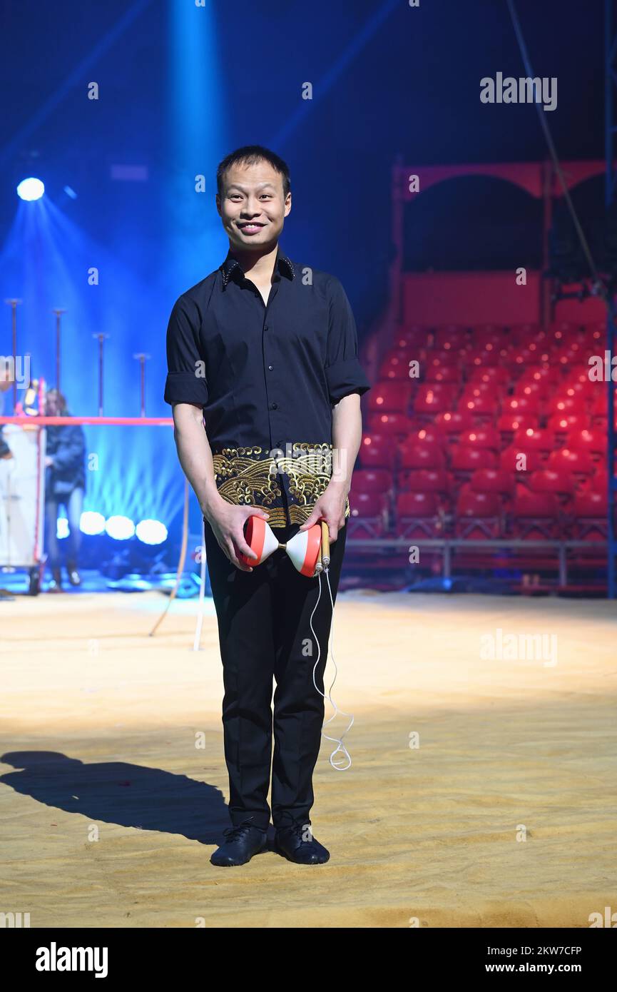 Cologne, Germany. 29th Nov, 2022. Diabolo artist Chu Chuan-Ho poses in ...