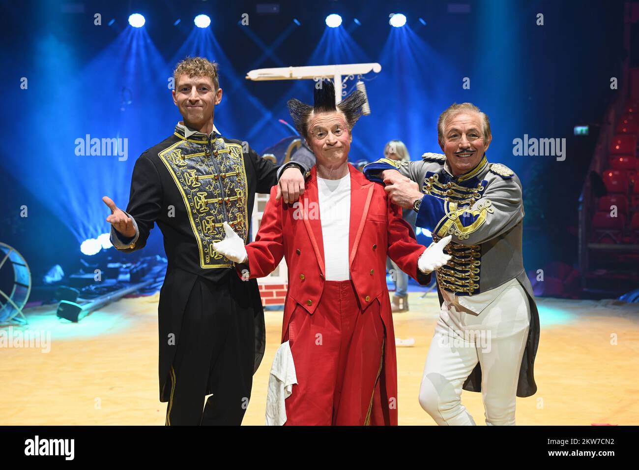 Cologne, Germany. 29th Nov, 2022. Clown duo Daris and Fumagalli ...