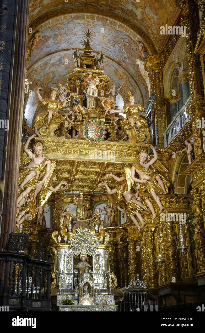 Golden altar in unesco world heritage site hi-res stock photography and ...