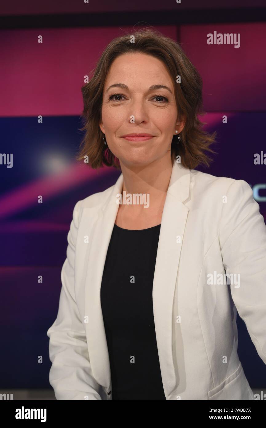 Cologne, Germany. 29th Nov, 2022. ARD presenter Anna Planken as a guest ...