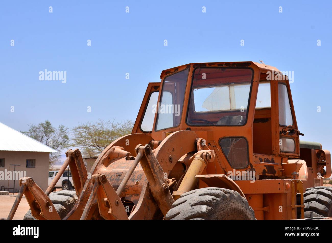 Old dusty Big Wheel loader Caterpillar Namibia Afrika Stock Photo - Alamy
