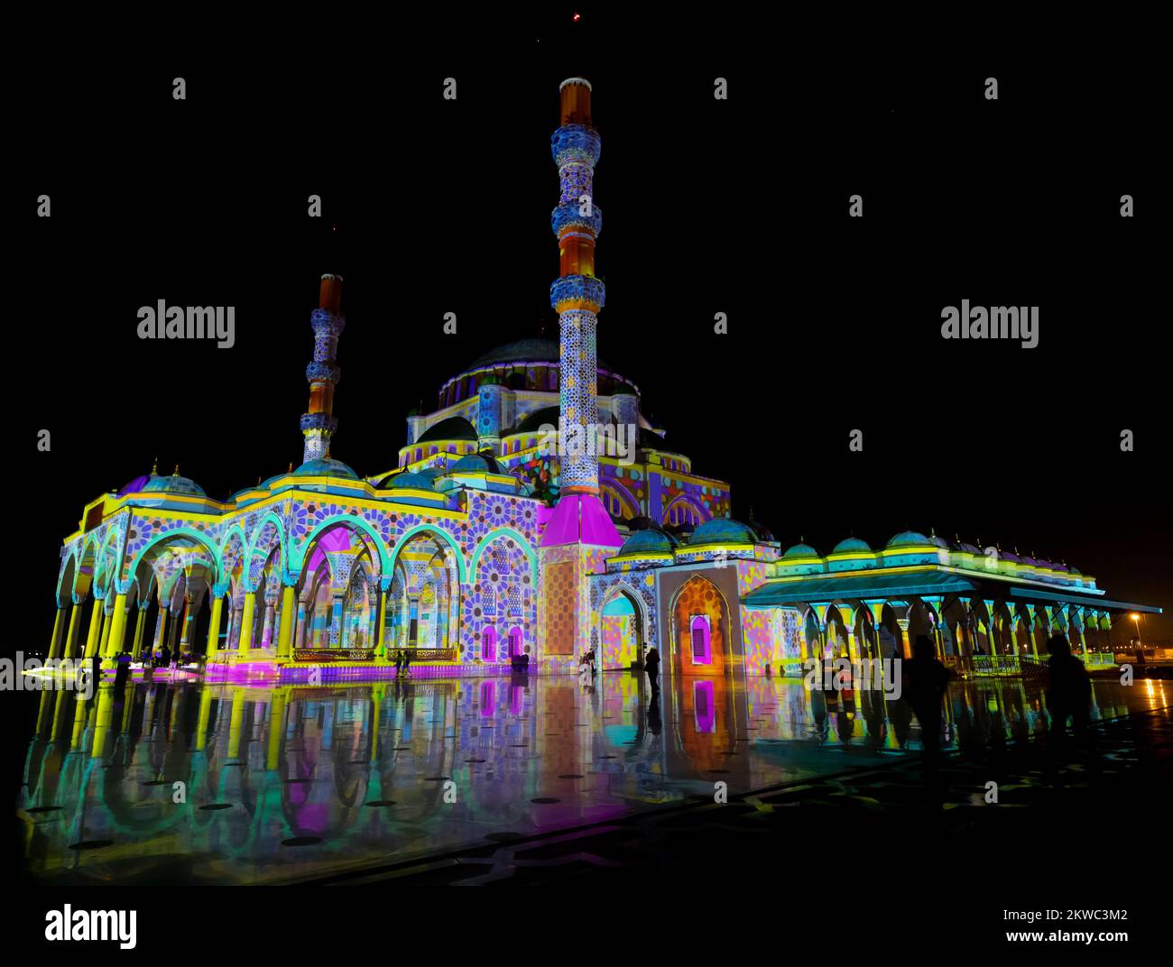 Light and sound festival at Sharjah Grand Mosque Stock Photo - Alamy
