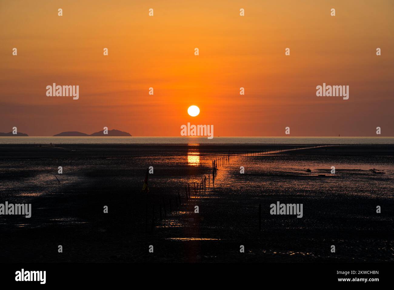 Sunset, sunrise at Mashian Beach in Yeongjongdo Island, Incheon, Korea ...