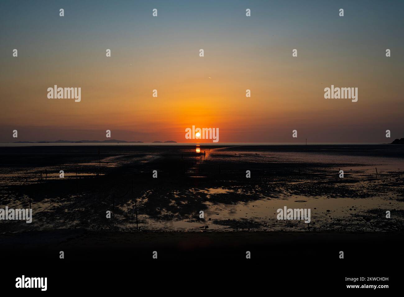 Sunset, sunrise at Mashian Beach in Yeongjongdo Island, Incheon, Korea ...