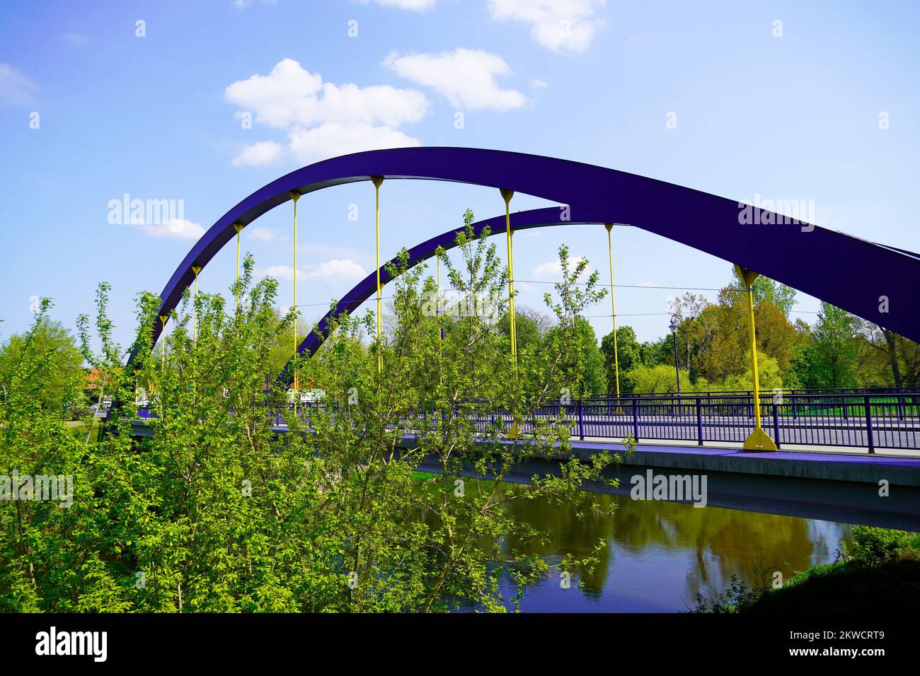 Metal blue bridge hi-res stock photography and images - Alamy