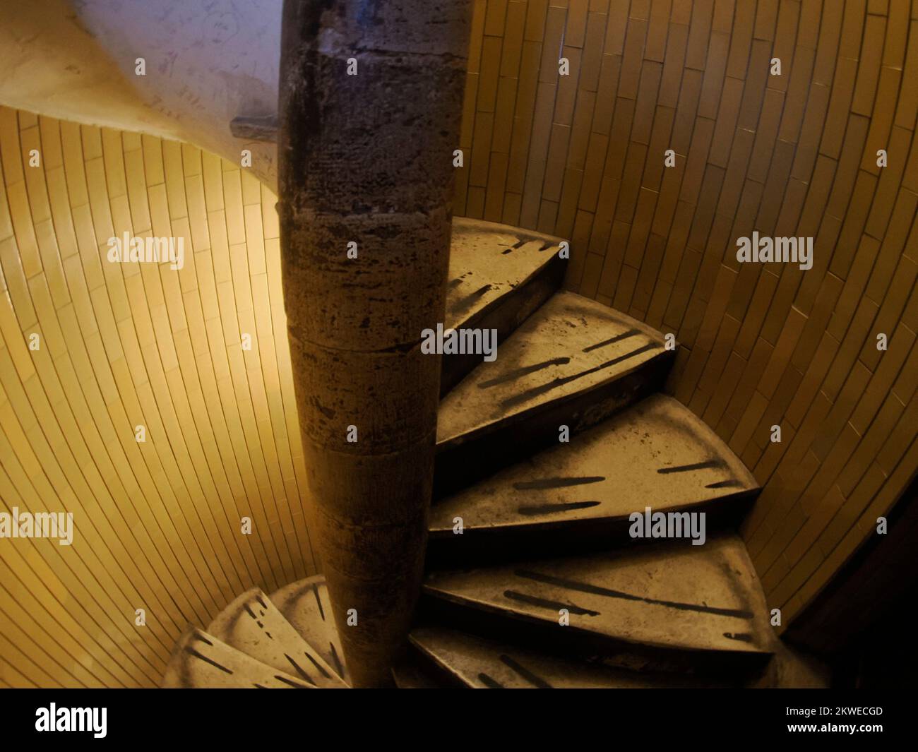 saint peter basilica rome stairs to dome rooftop interior Stock Photo ...