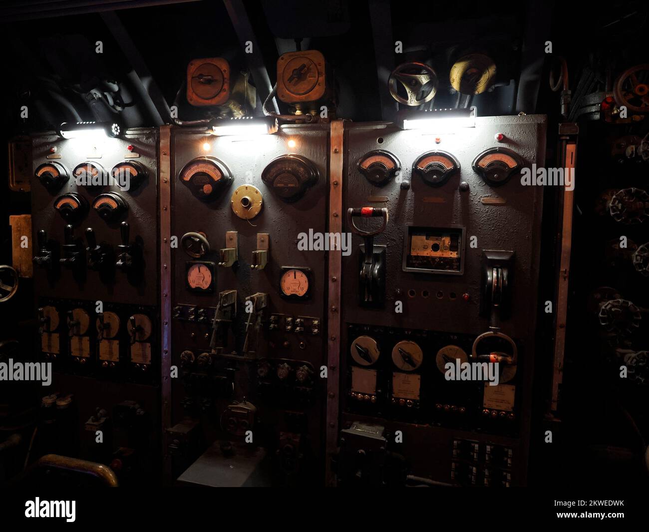 inside ii world war submarine control room detail Stock Photo - Alamy