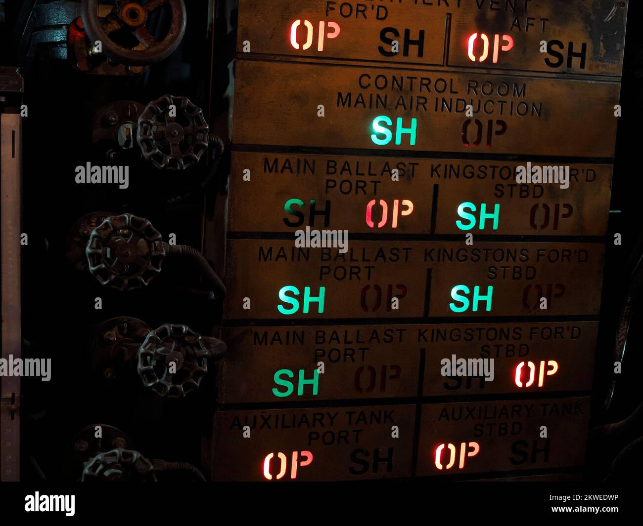 inside ii world war submarine control room detail Stock Photo - Alamy