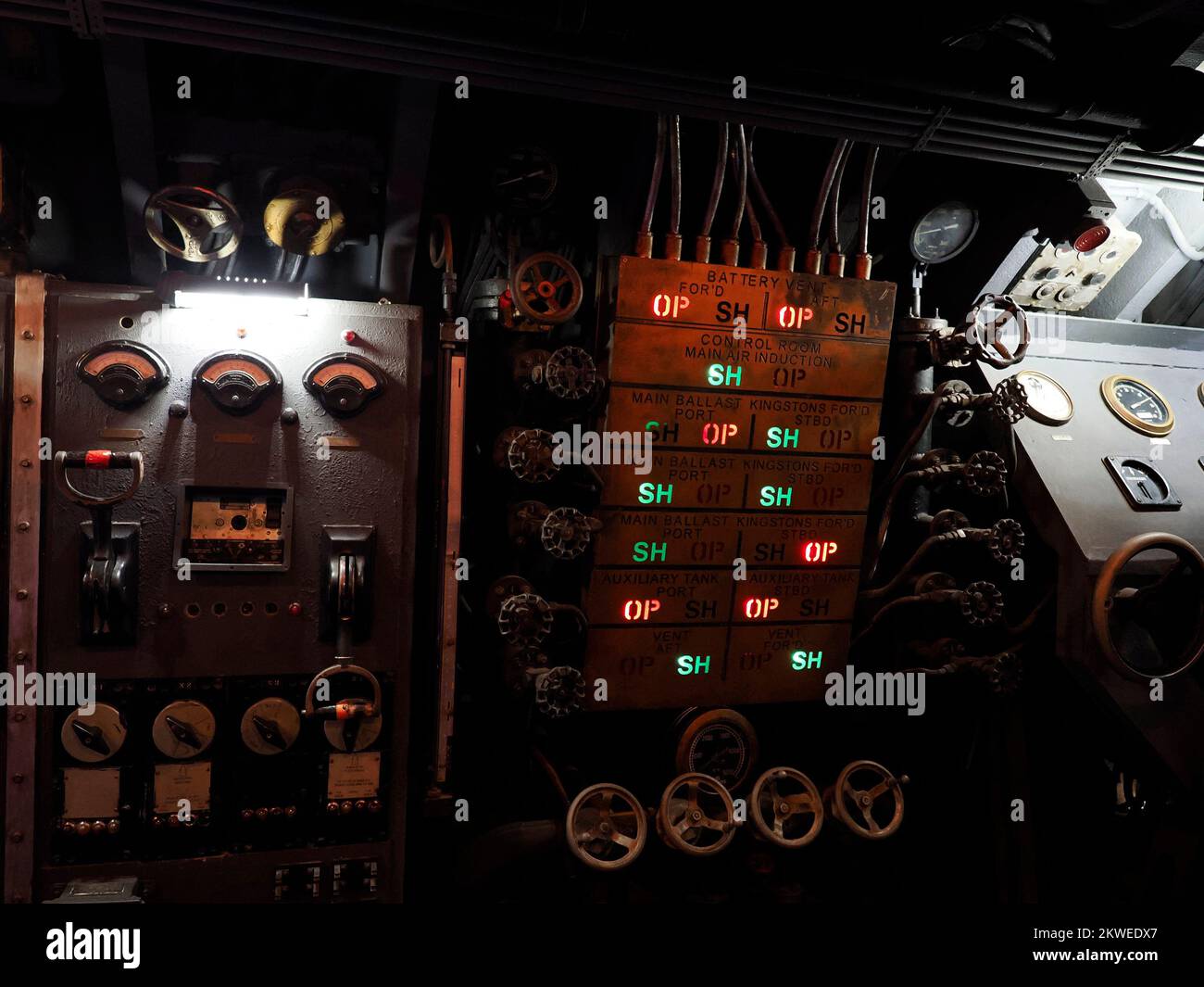 inside ii world war submarine control room detail Stock Photo - Alamy