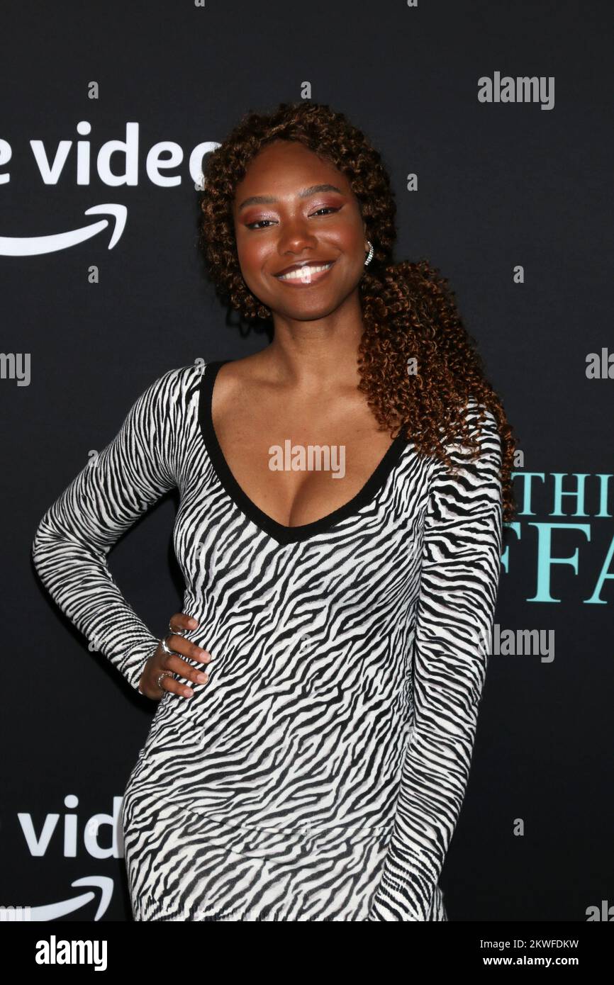 LOS ANGELES - NOV 29: Reiya Downs at the Something From Tiffany's ...