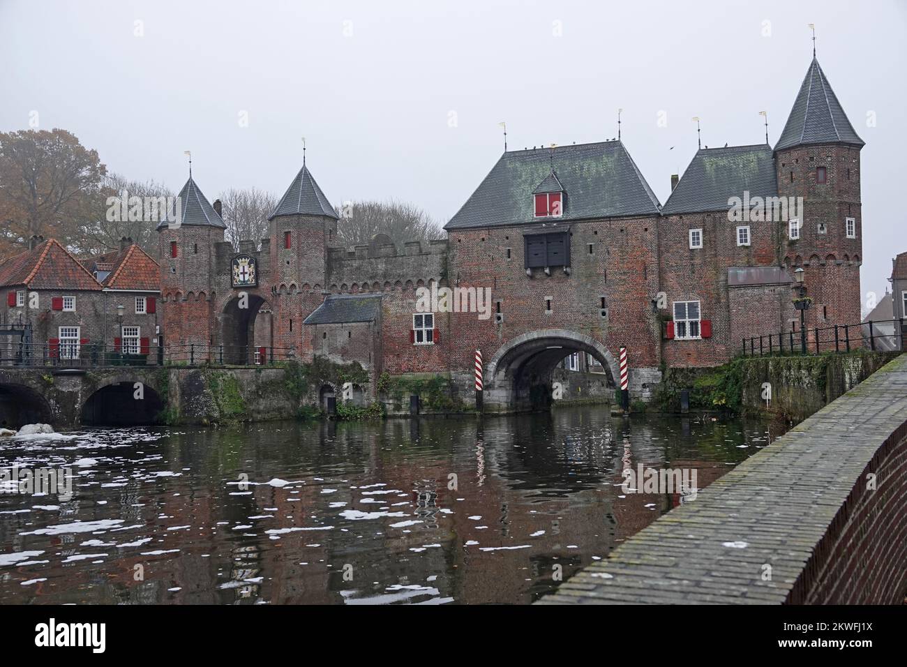 The Koppelpoort is a medieval gate in the Dutch city of Amersfoort. It ...