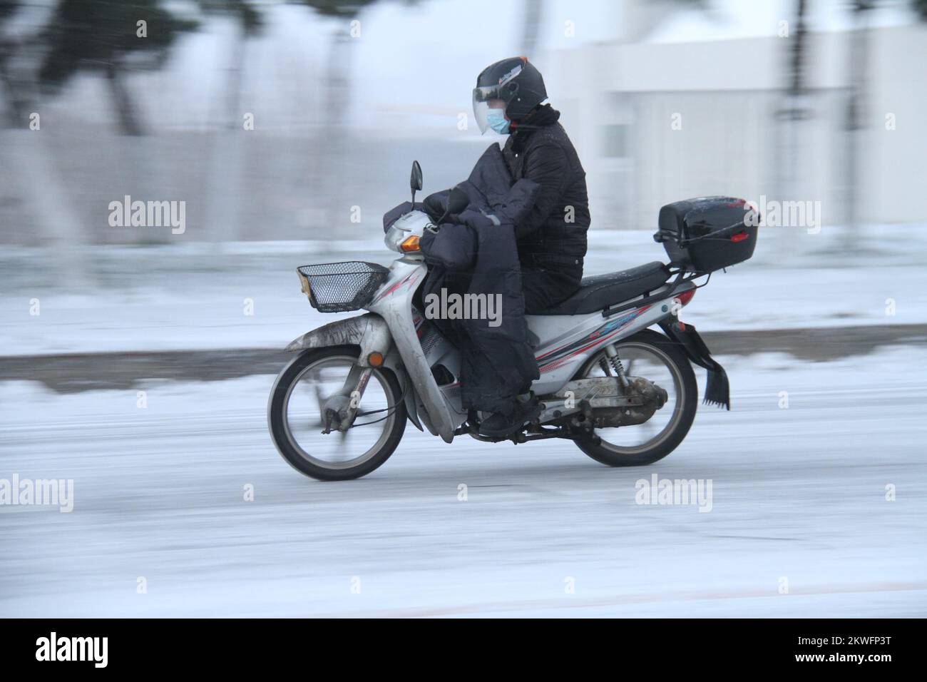 Affected by the cold wave, the first heavy snow fell in Weihai City ...