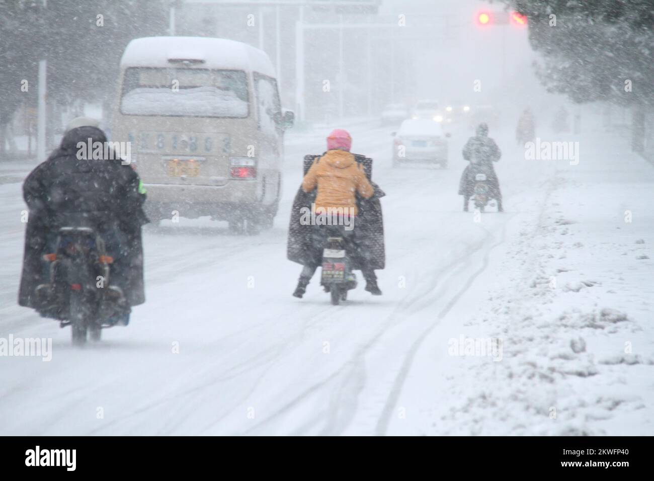 Affected by the cold wave, the first heavy snow fell in Weihai City ...