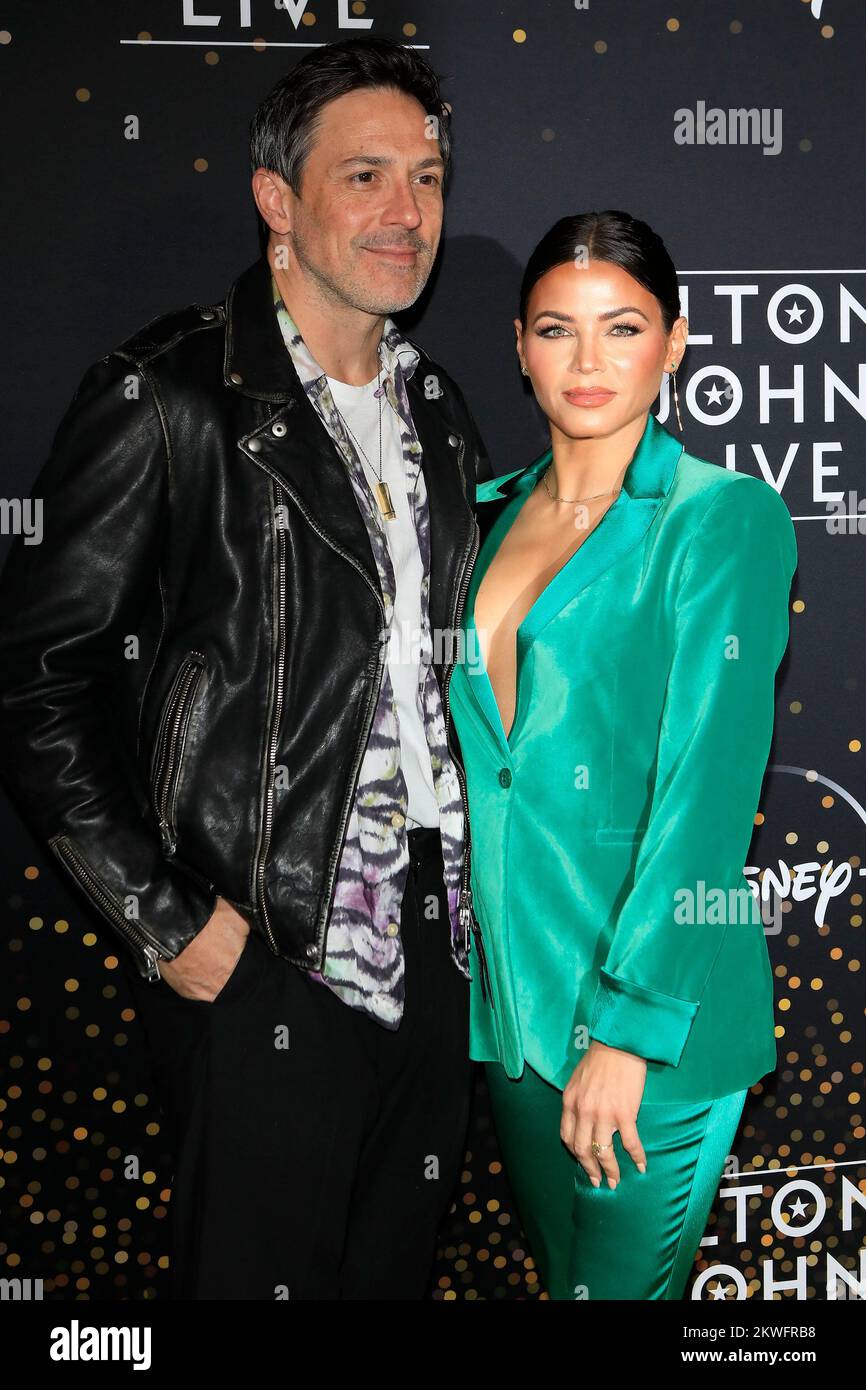 LOS ANGELES - NOV 20: Steve Kazee, Jenna Dewan at the Elton John Live ...