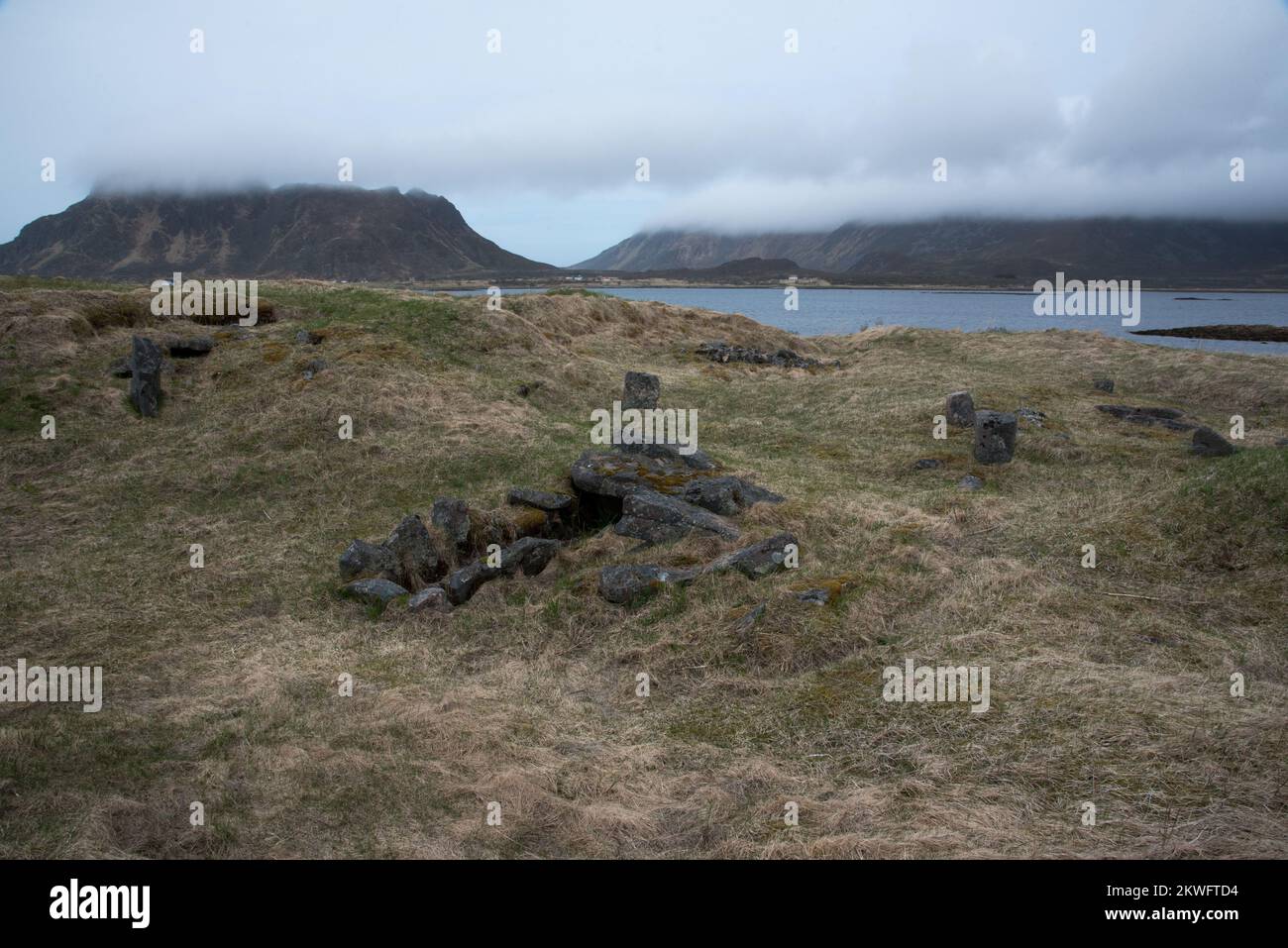 Around 400 CE the ancestors of the Vikings buried their high ranking ...