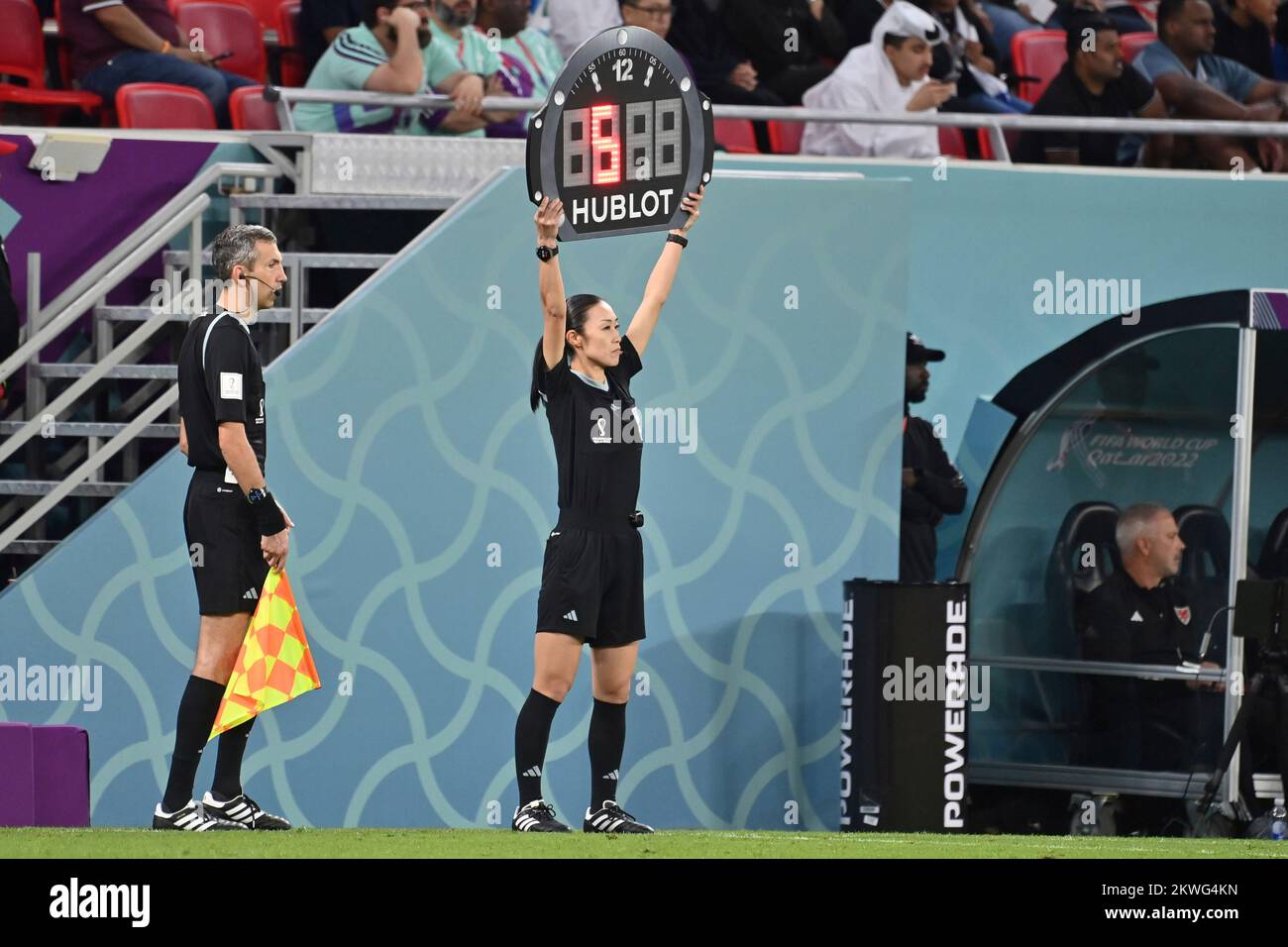 Doha, Katar. 29th Nov, 2022. Fourth Official, woman, female, linesman ...