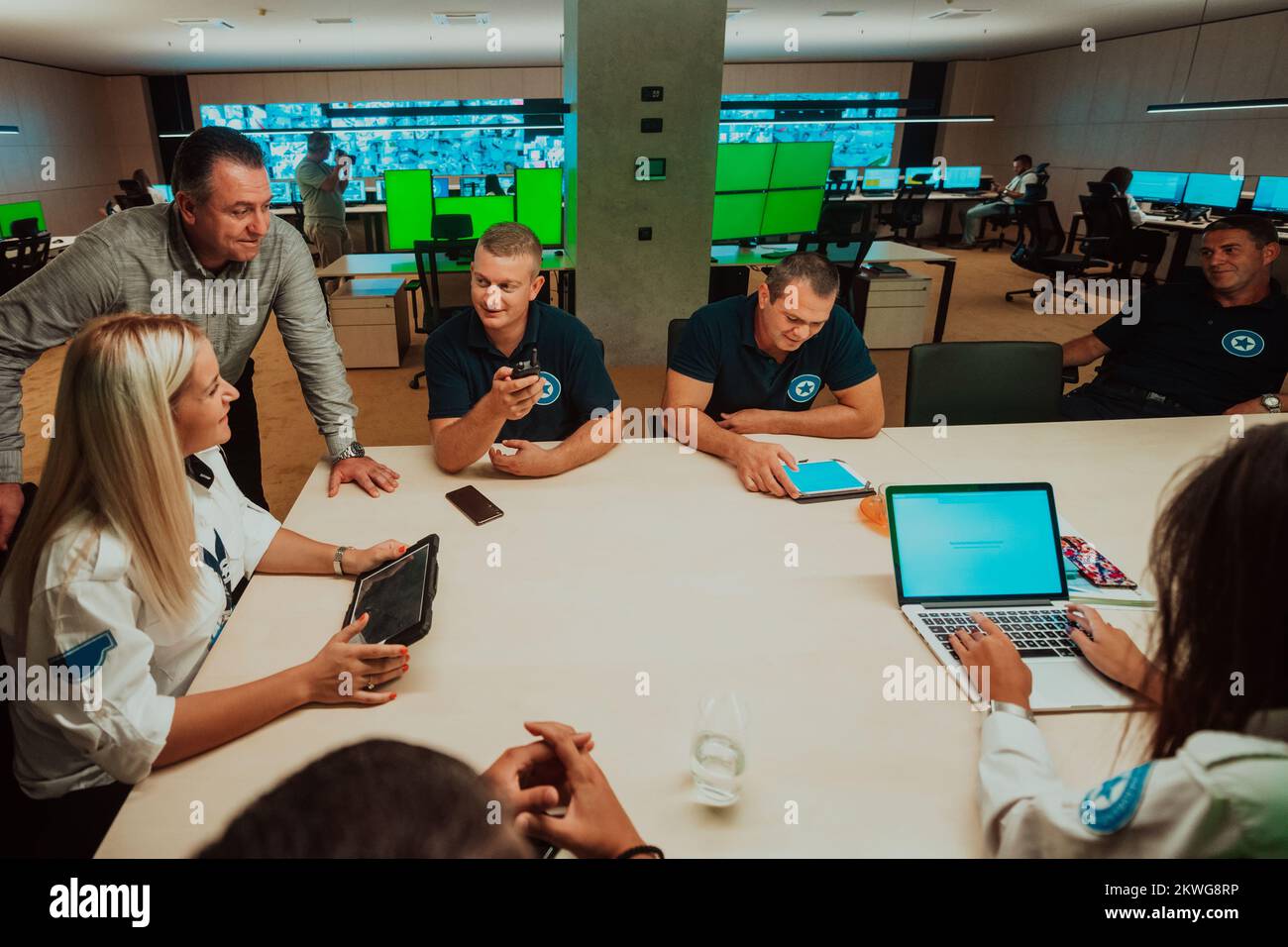 Man surrounded by screens hi-res stock photography and images - Alamy