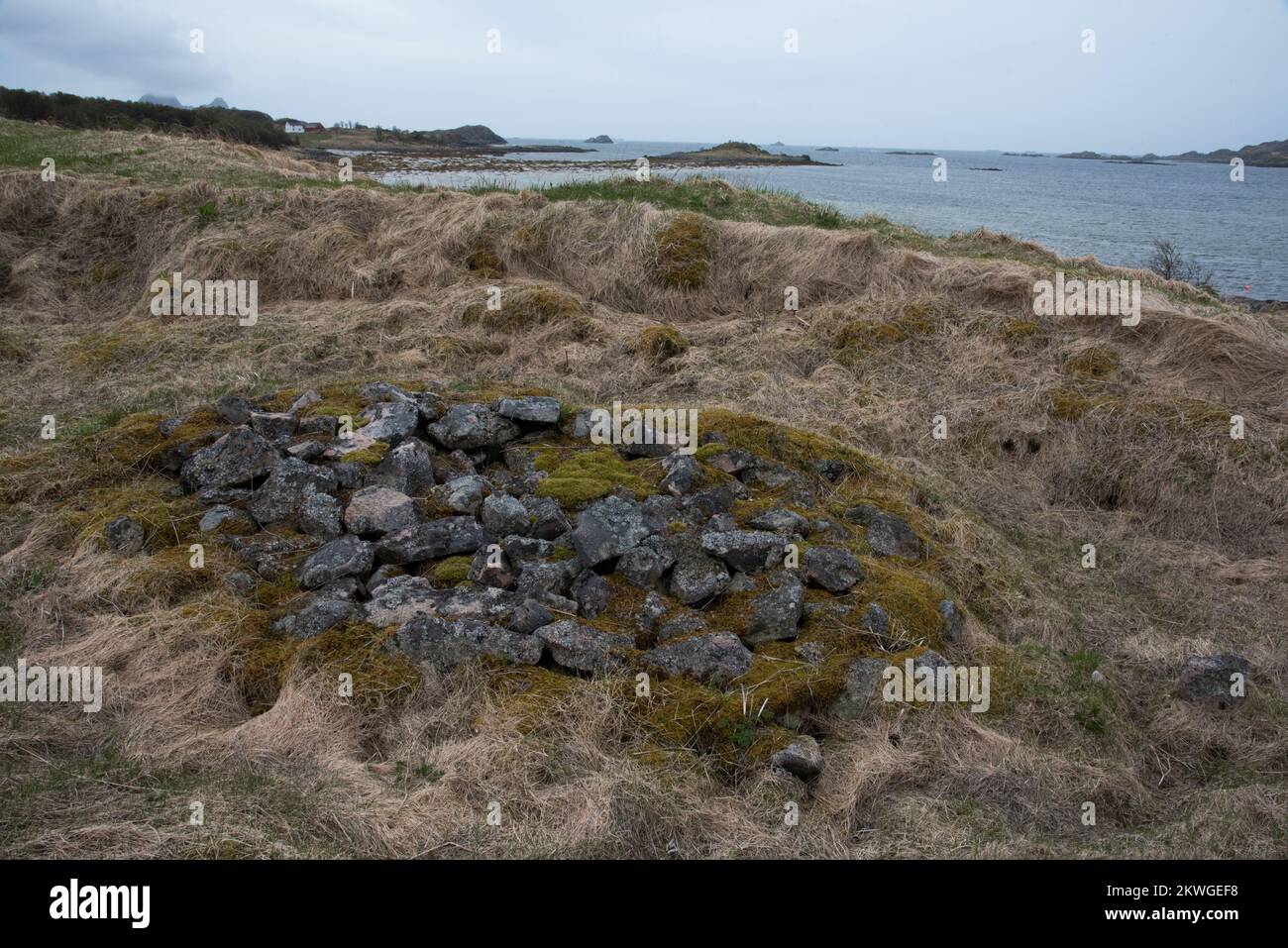 Around 400 CE the ancestors of the Vikings buried their high ranking ...