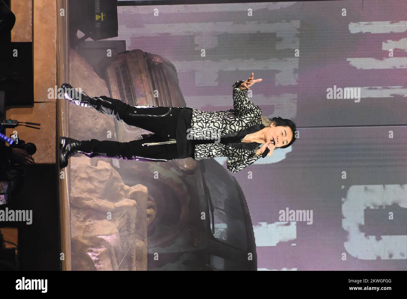 Hong Kong actor and singer Ekin Cheng held the last concert at Hong ...