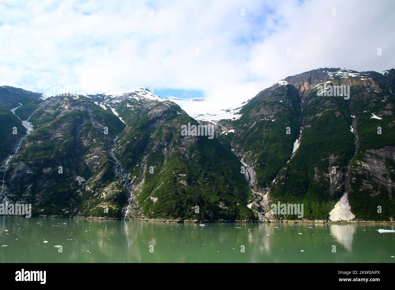 Mountain landscape in the Stephens Passage in the Boundary Ranges ...
