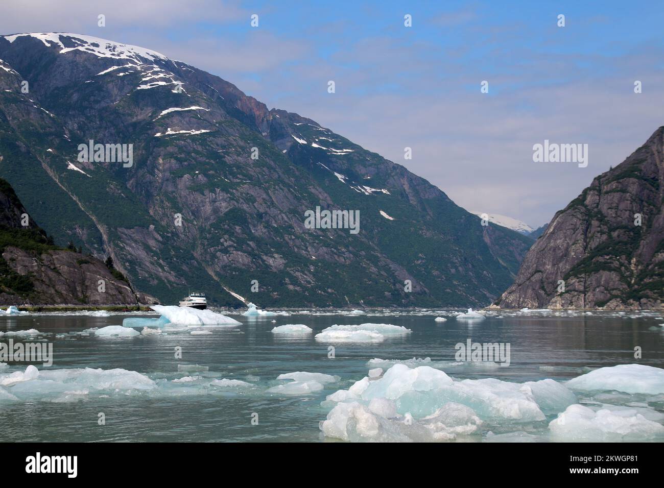 Cruise ship in stephens hi-res stock photography and images - Alamy