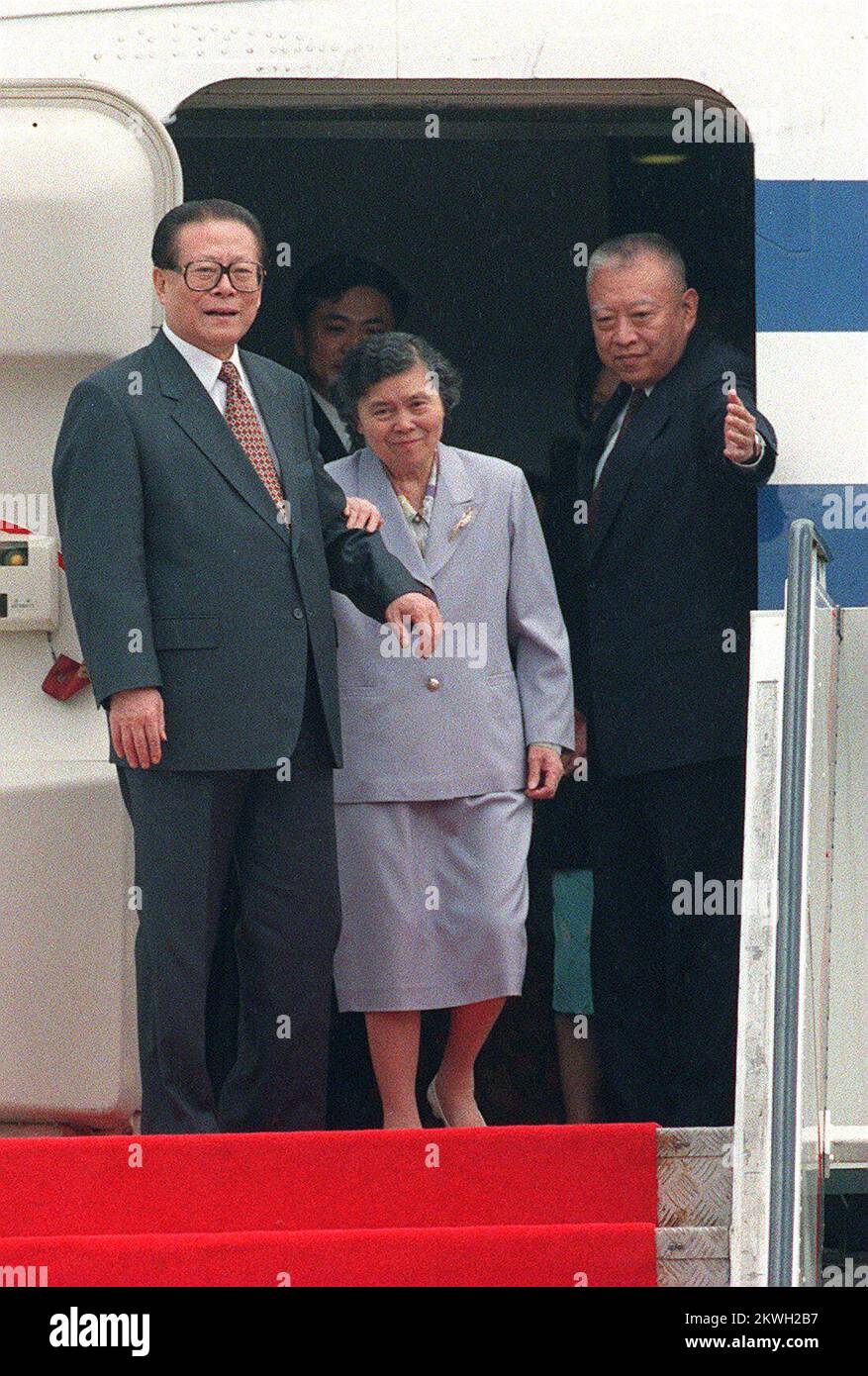 ARRIVAL OF PRESIDENT JIANG ZEMIN AND HIS WIFE WANG YEPING ACCOMPANYS BY ...