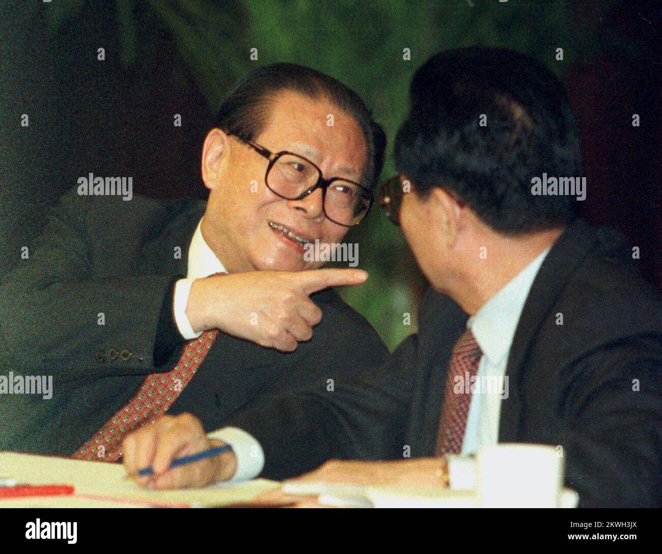 CHINESE LEADER JIANG ZEMIN TALKS WITH HONG KONG MEMBERS OF THE CHINESE ...