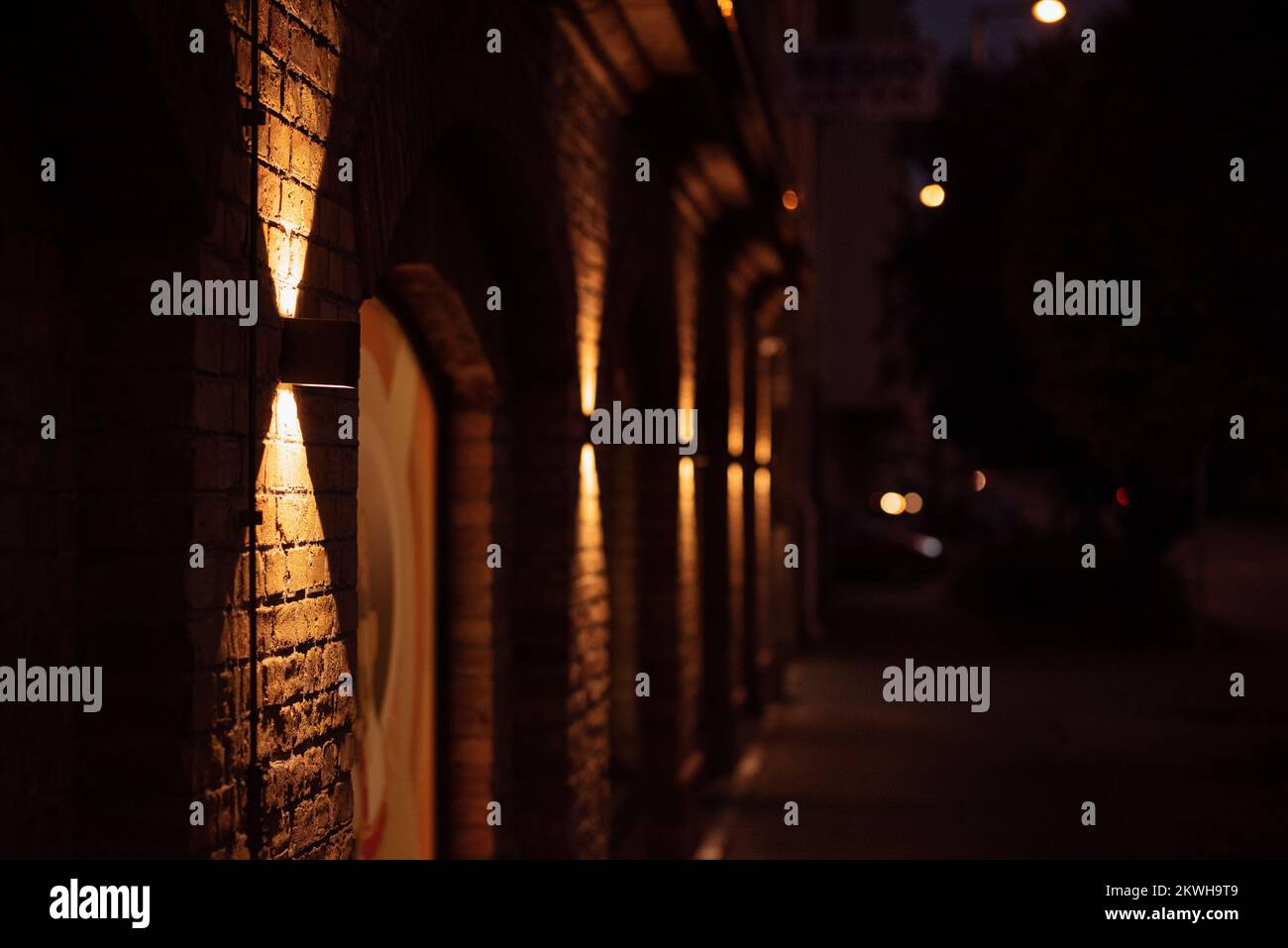 Continous lights hi-res stock photography and images - Alamy