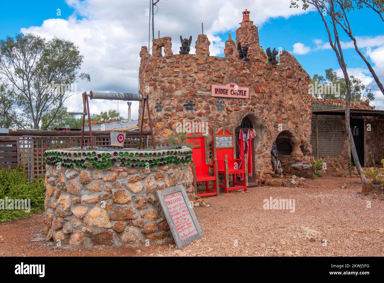 Tourist attractions in lightning ridge hi-res stock photography and ...