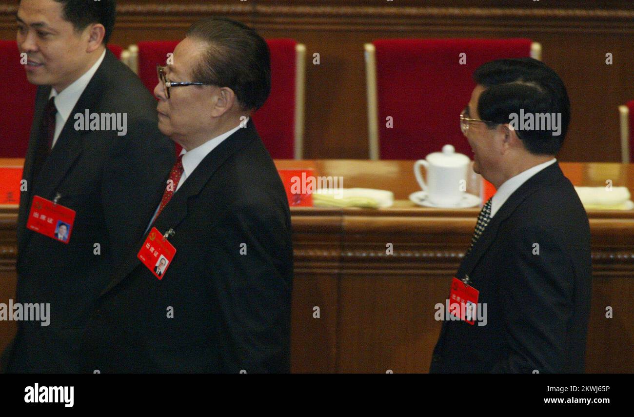 Hu Jintao (far right) watches as the Chinese President Jiang Zemin ...