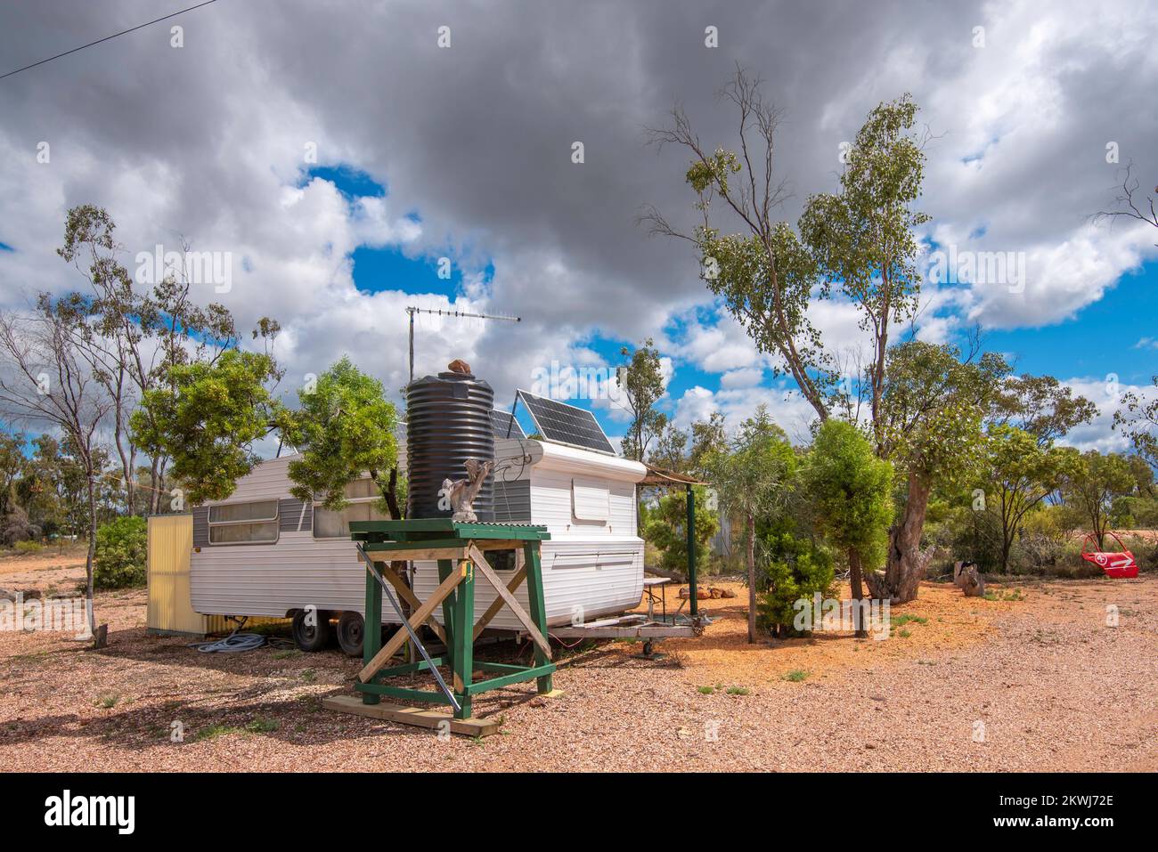One of the many temp to perm homes of opal miners in the outback New ...