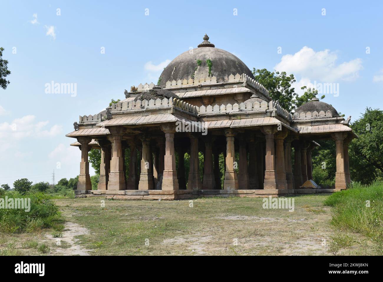 View from left - Cenotaph - Maqbara Octagonal pillars and dome side of ...