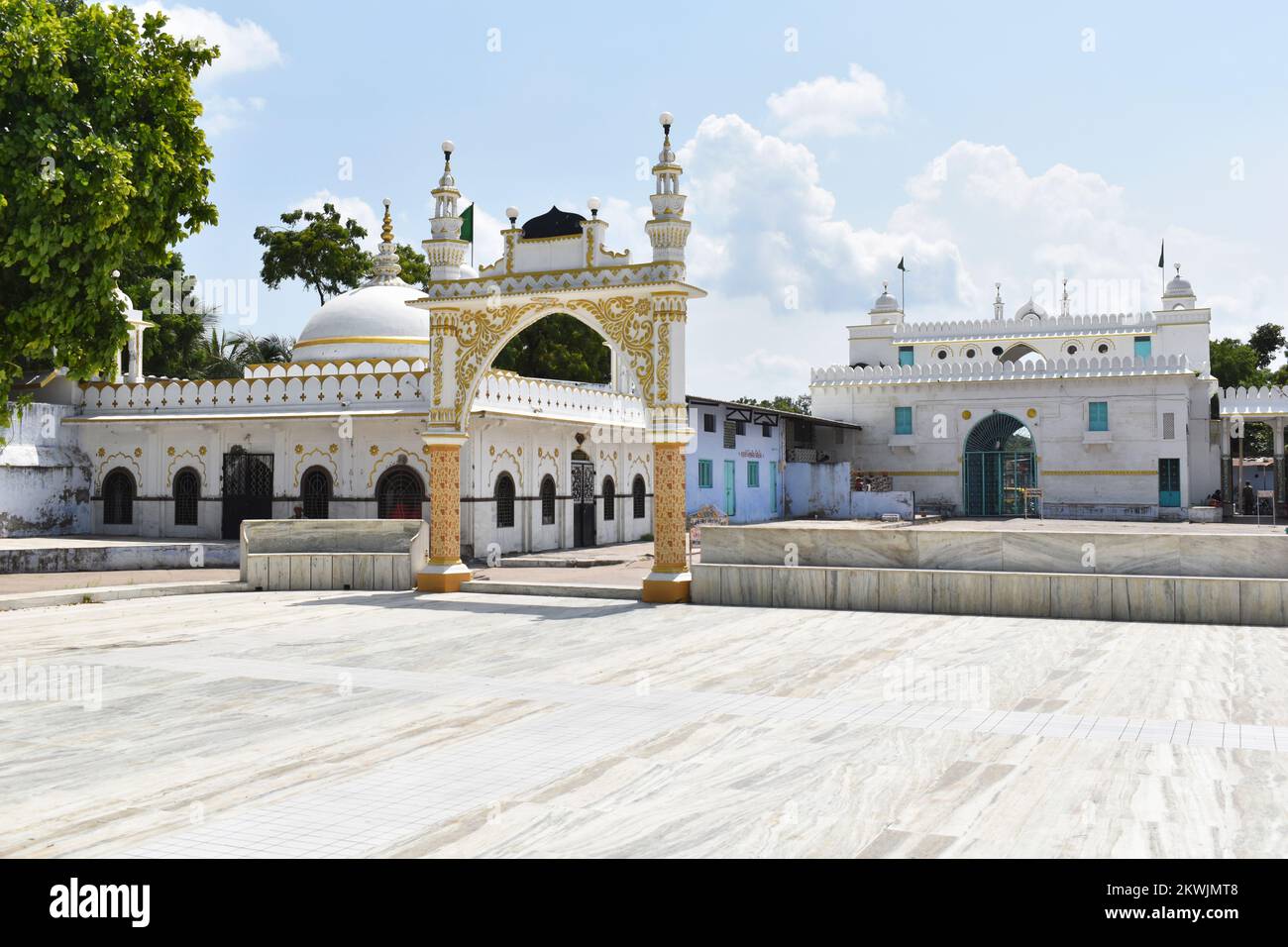 Hazrat Khwaja Hasan Khatib Chishty Rehmatullah Dargah, Sandhali Darwaza ...