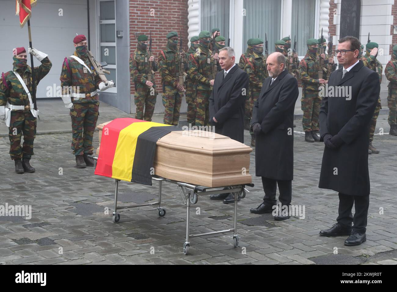The coffin arrives at the state funeral for Minister of State Paula D ...