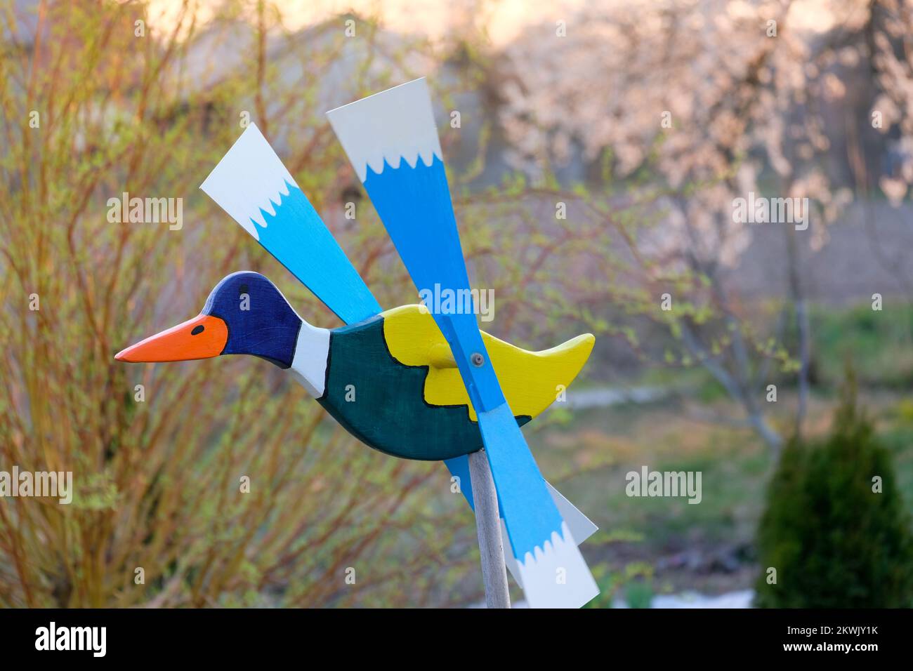 Handmade wooden duck hi-res stock photography and images - Alamy