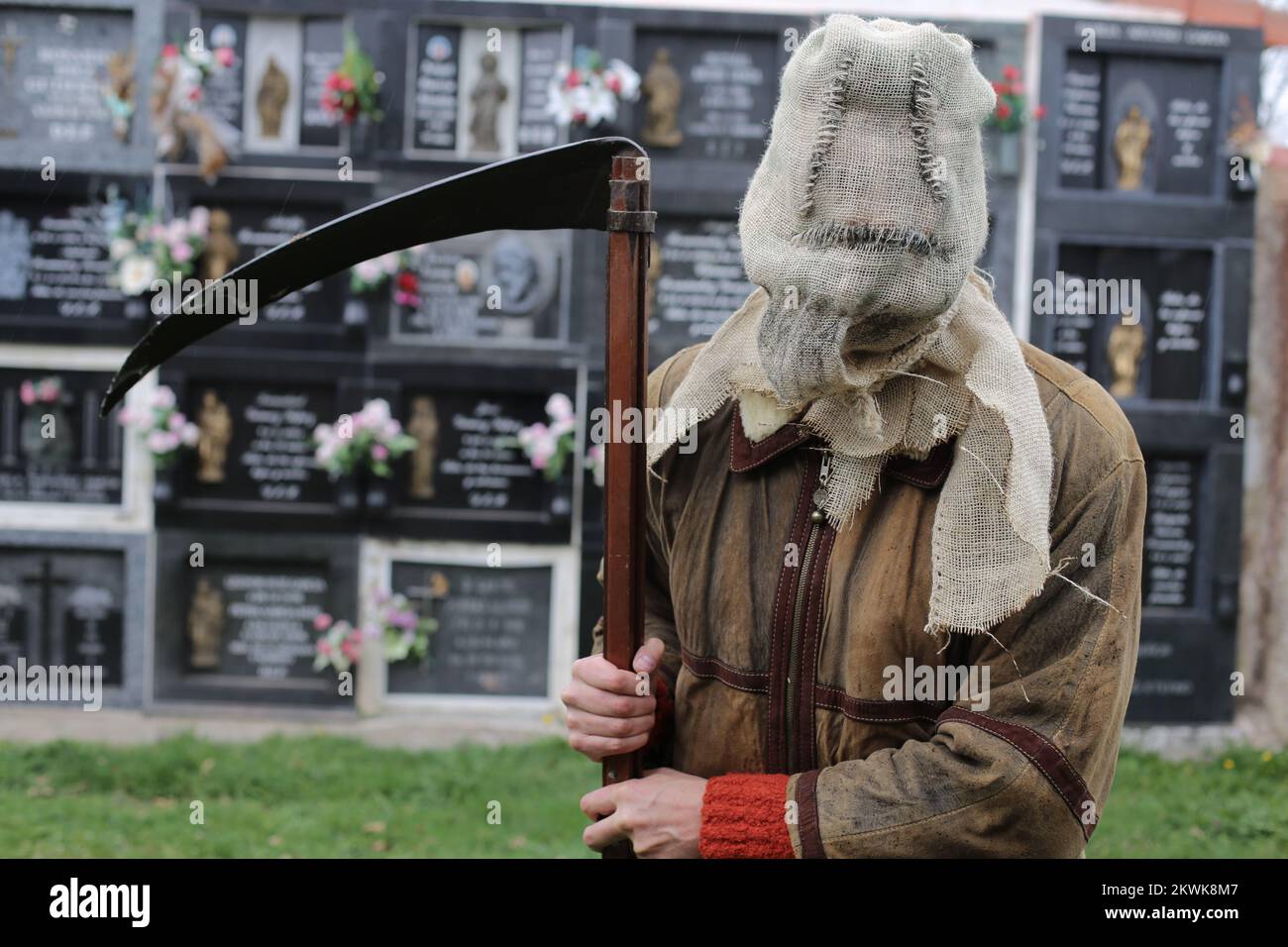 Medieval iron mask hi-res stock photography and images - Alamy