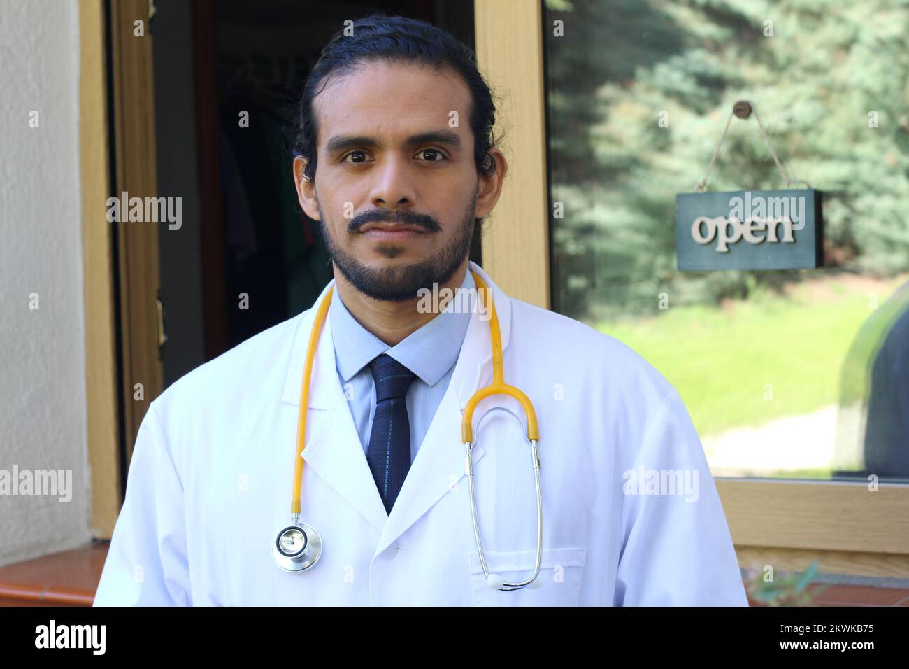 Clinician coat hi-res stock photography and images - Alamy