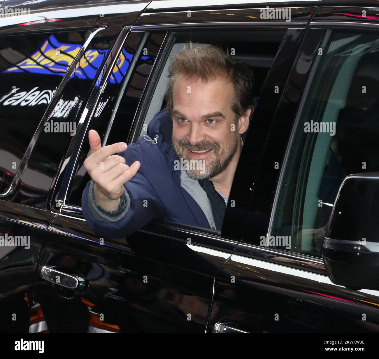 David Harbour on Good Morning America to talk about XMAS movie Violent ...