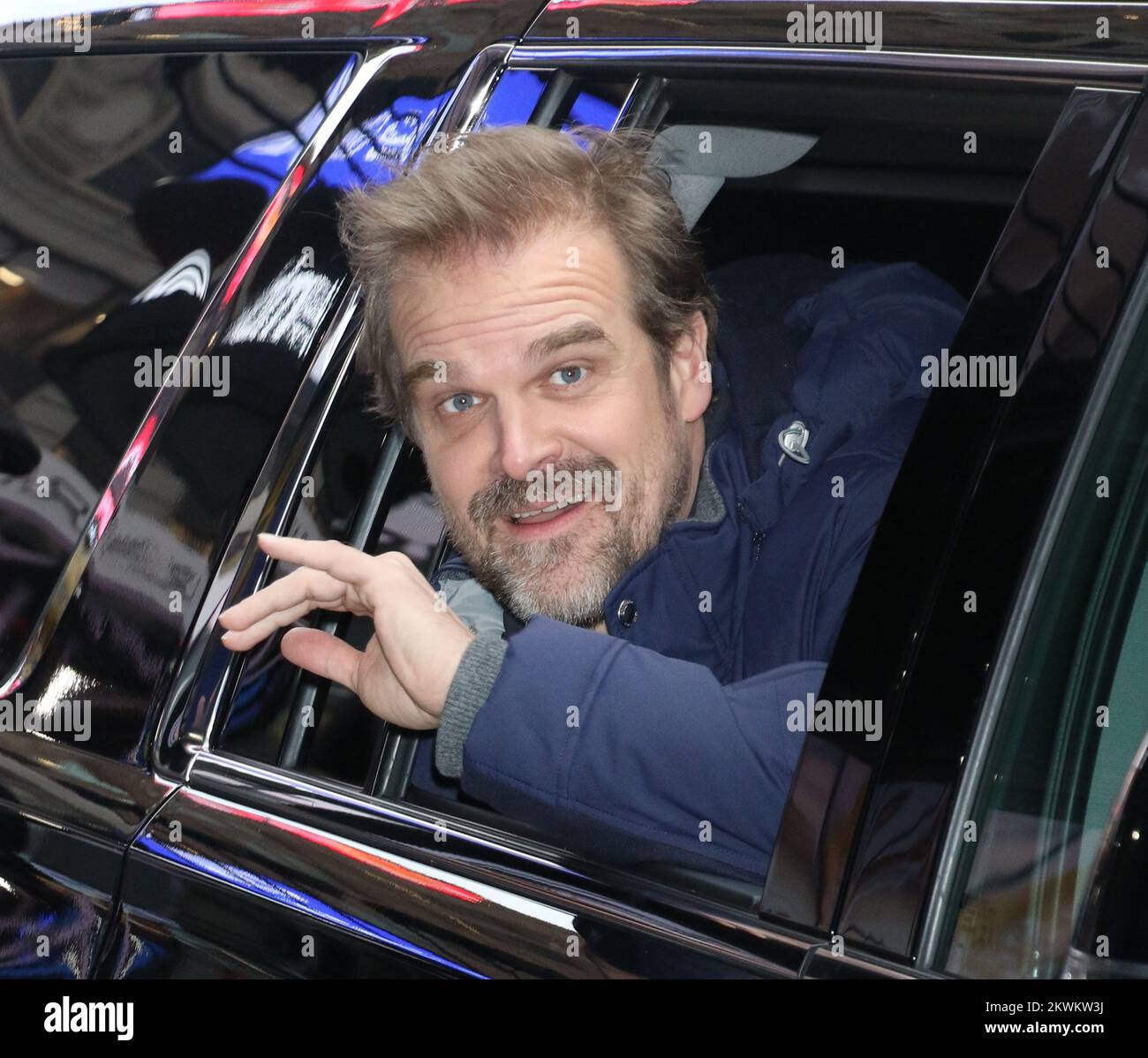 David Harbour on Good Morning America to talk about XMAS movie Violent ...