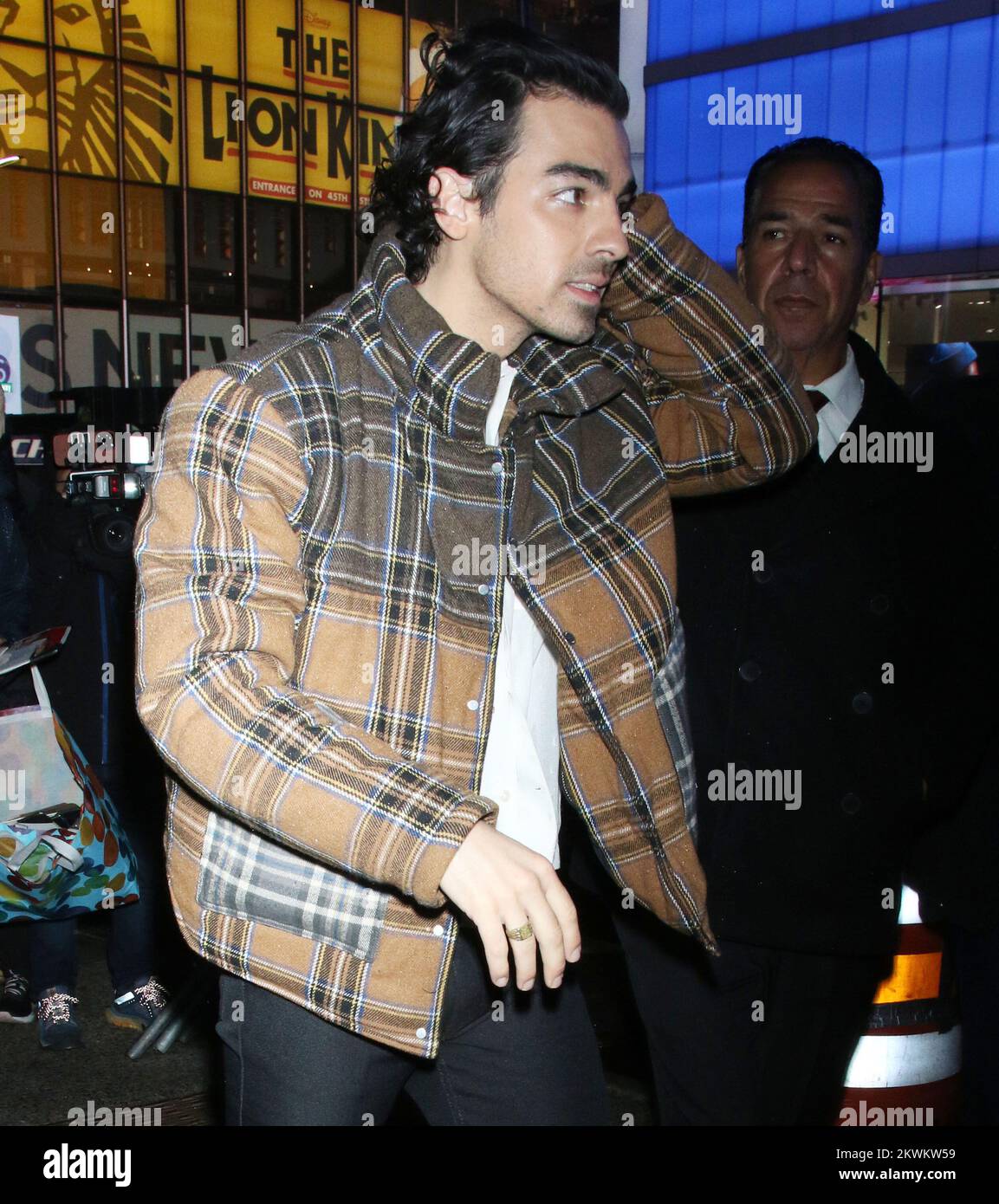 Joe Jonas on Good Morning America to talk about new movie Devotion ...