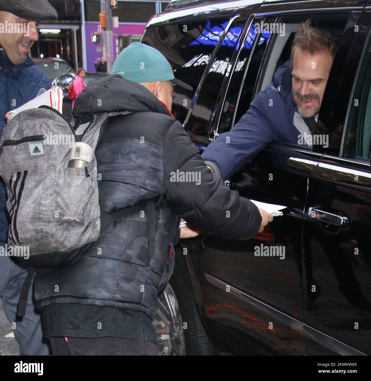 David Harbour on Good Morning America to talk about XMAS movie Violent ...