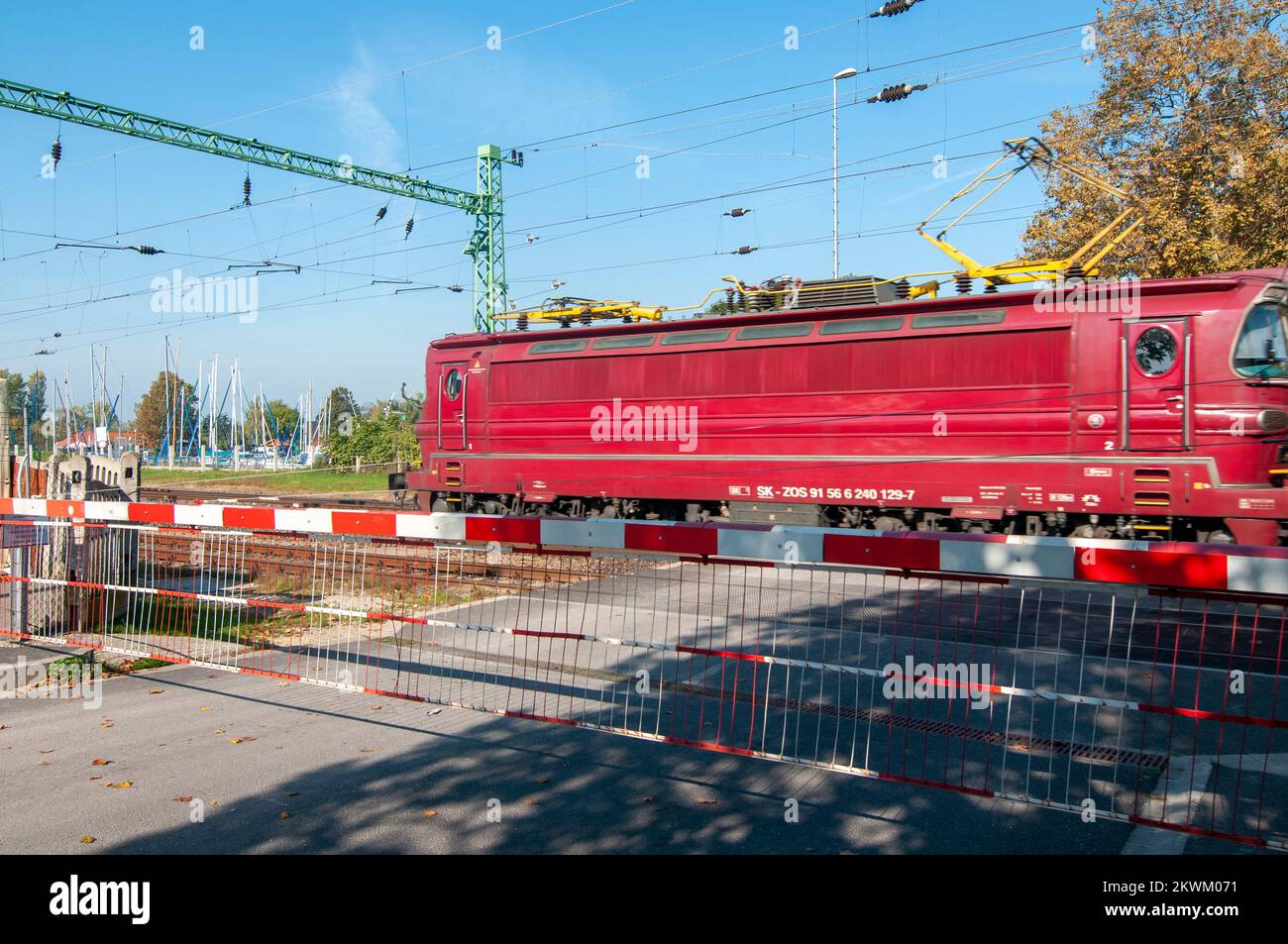 Train barrier hi-res stock photography and images - Alamy
