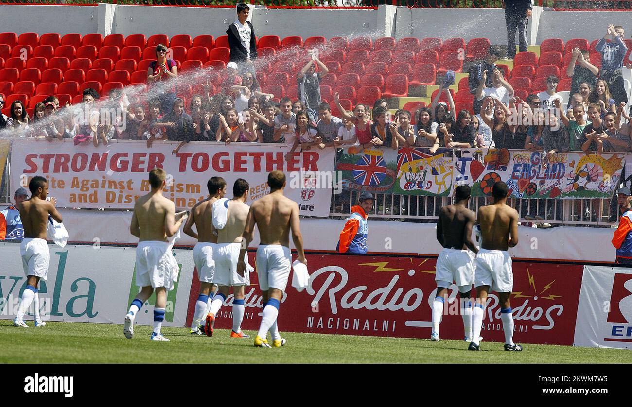 Soccer players clapping hi-res stock photography and images - Alamy