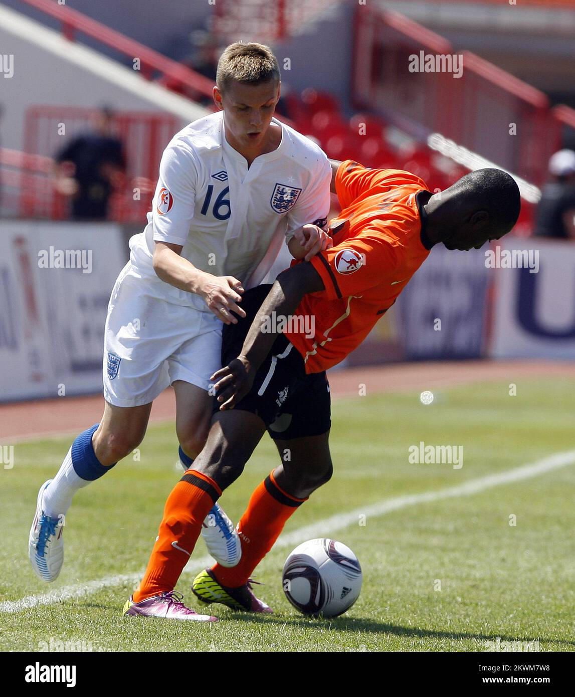 England's Alex Henshall and Netherland's Jetro Willems Stock Photo - Alamy