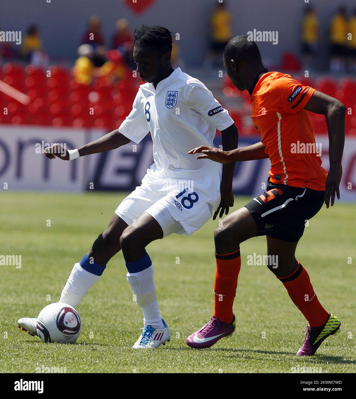England's Blair Turgott and Netherlands Jetro Willems Stock Photo - Alamy