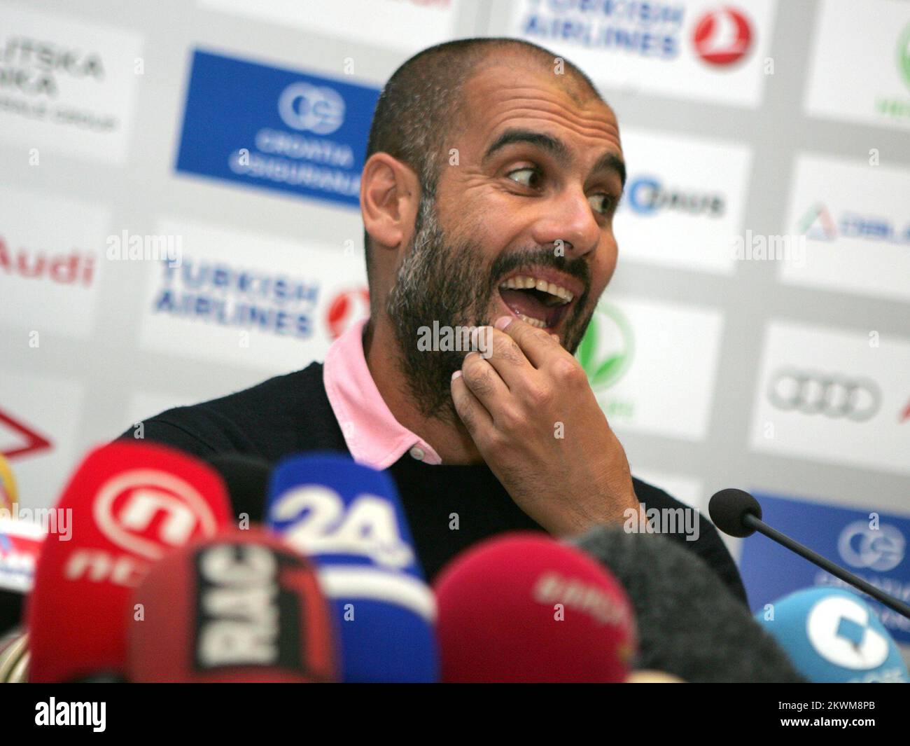 Pep guardiola barcelona hi-res stock photography and images - Alamy