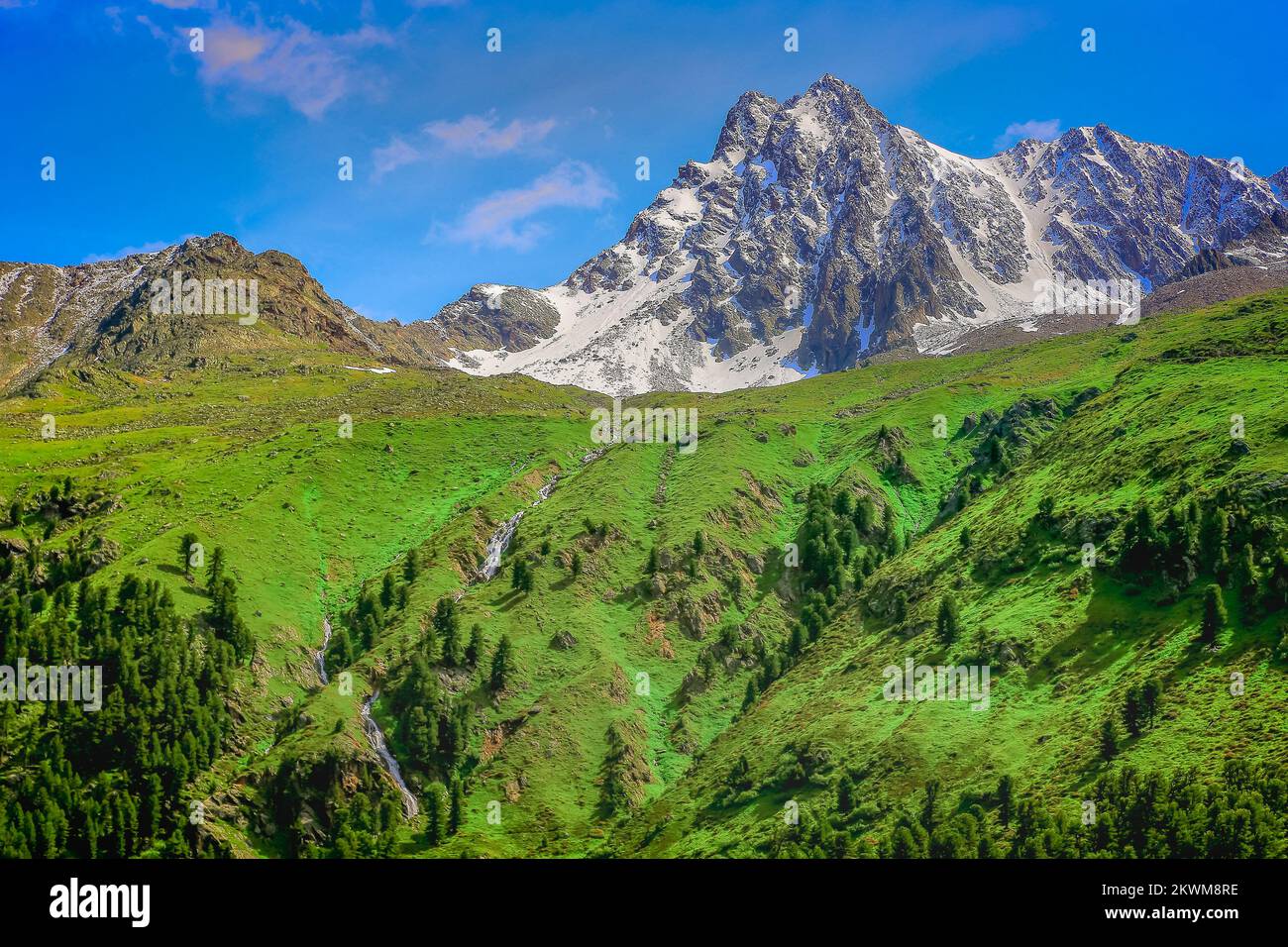 Snowcapped mountains and alpine landscape in Kaunertal valley, Tyrol ...