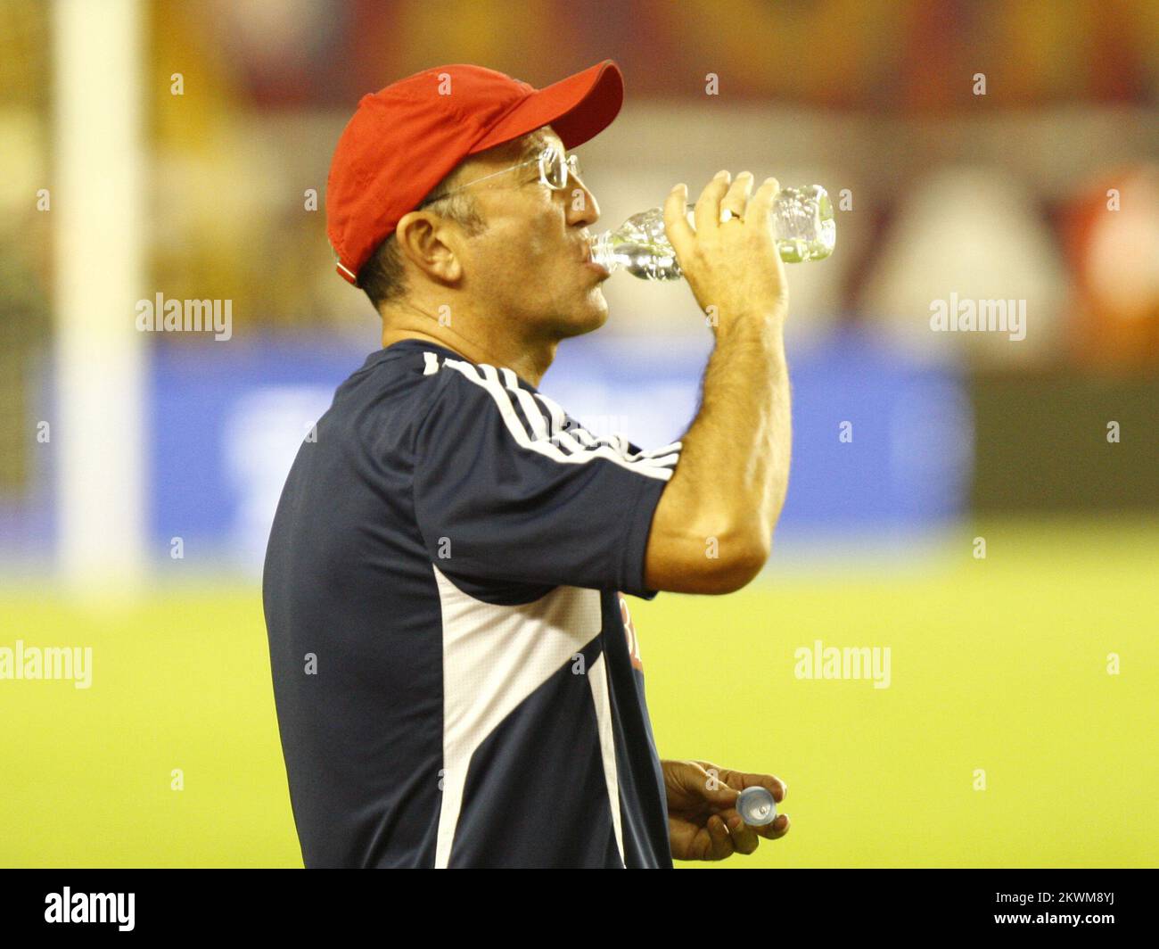 Tony pulis hi-res stock photography and images - Alamy