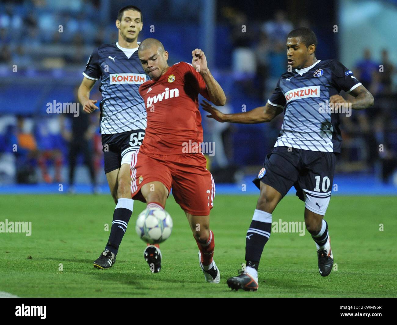 Real madrids pepe hi-res stock photography and images - Alamy