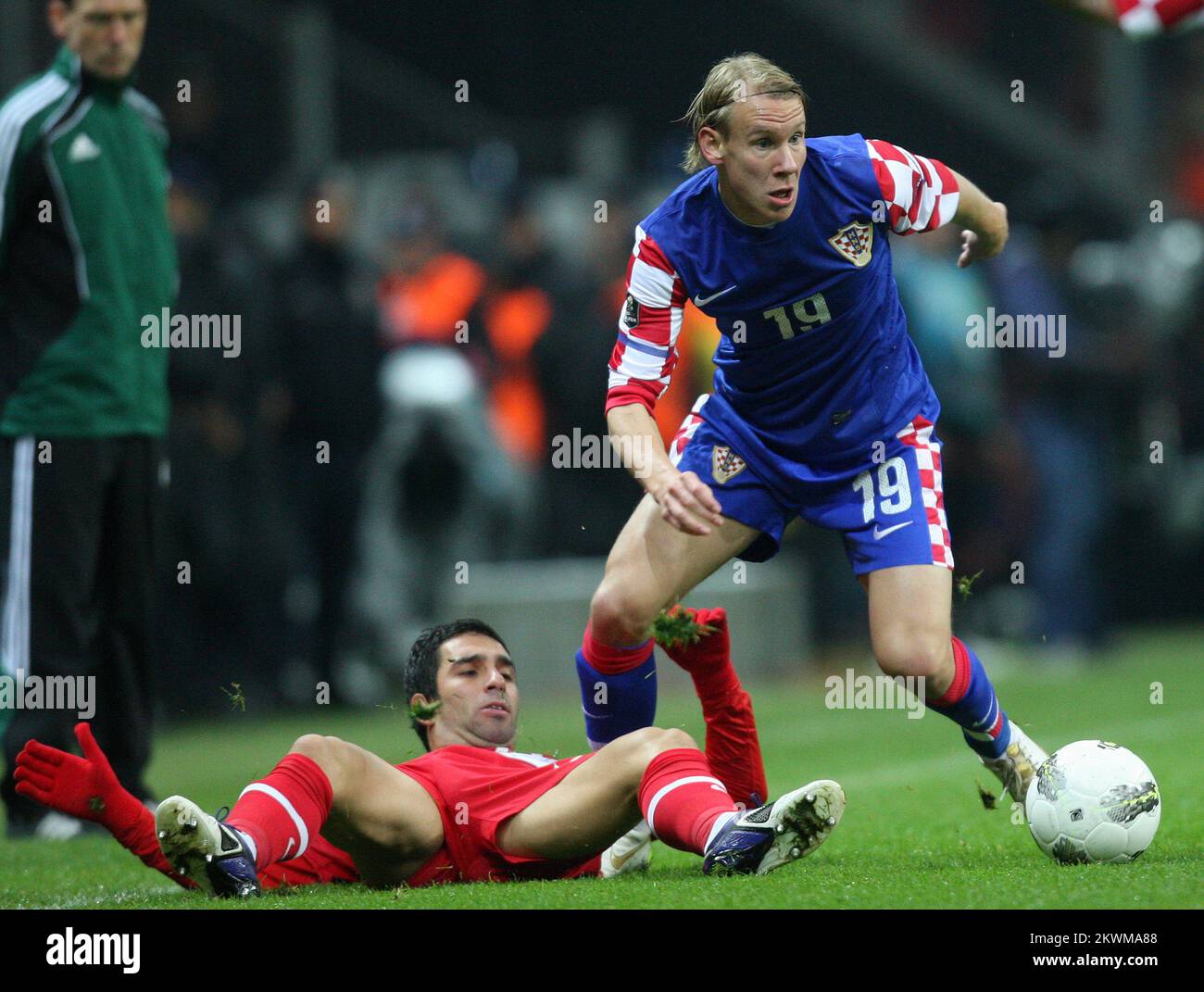Croatia's Domagoj Vida (right) in action Stock Photo - Alamy
